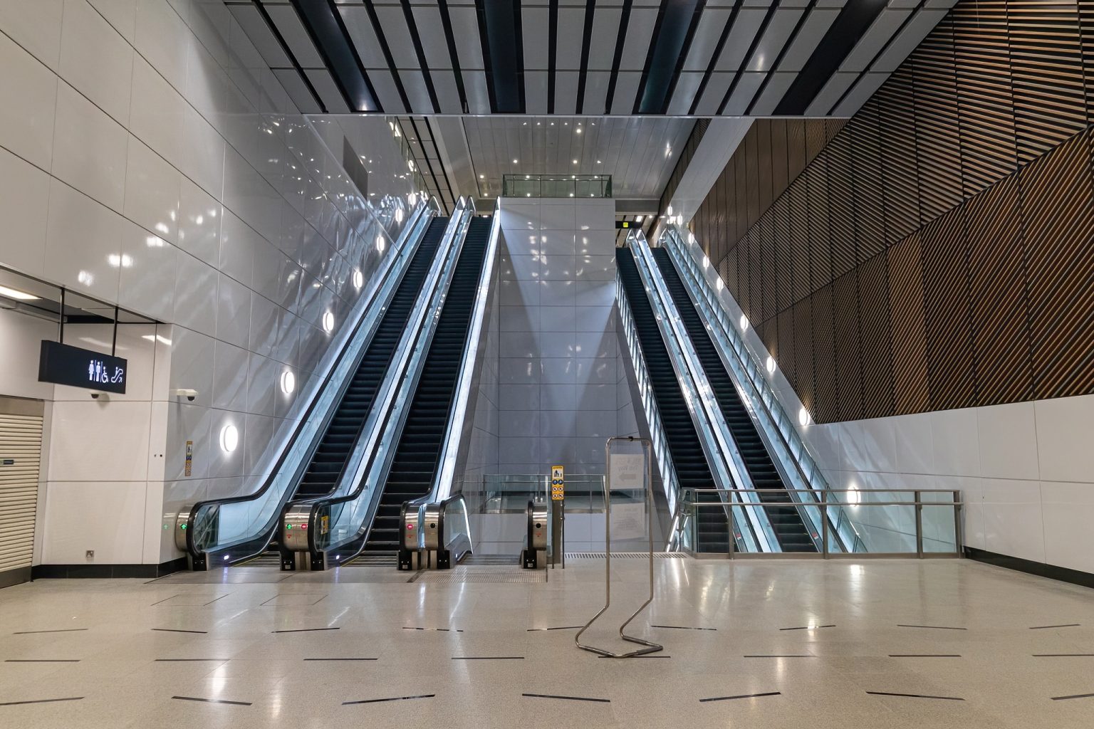 Marina Bay MRT Station – TEL Paid Link Transfer Level (B3) | Land ...