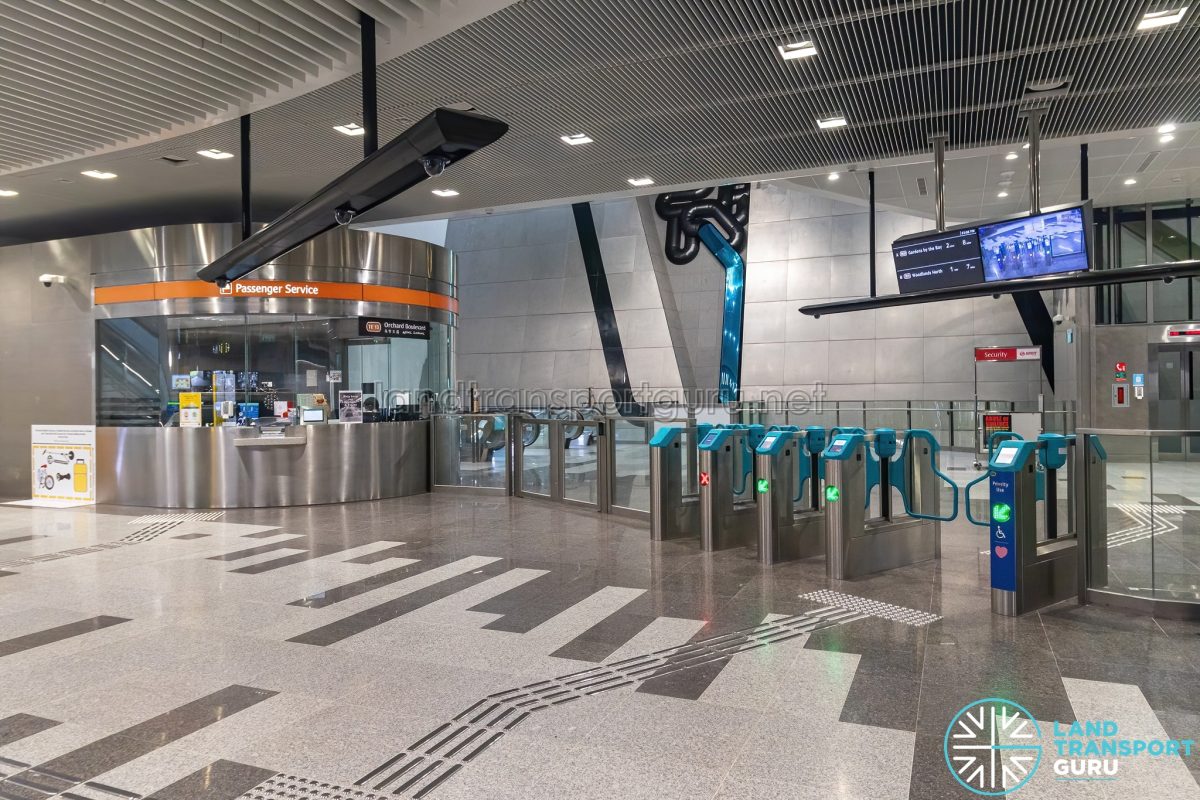 Orchard Boulevard MRT Station – Passenger Service Centre & Faregates at ...