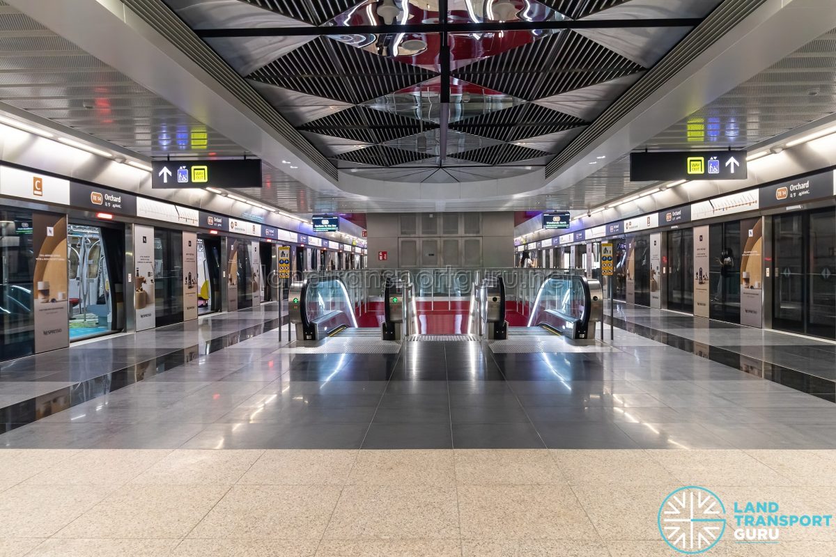 Orchard MRT Station – TEL Platform Level & Escalators / Stairs to NSL ...