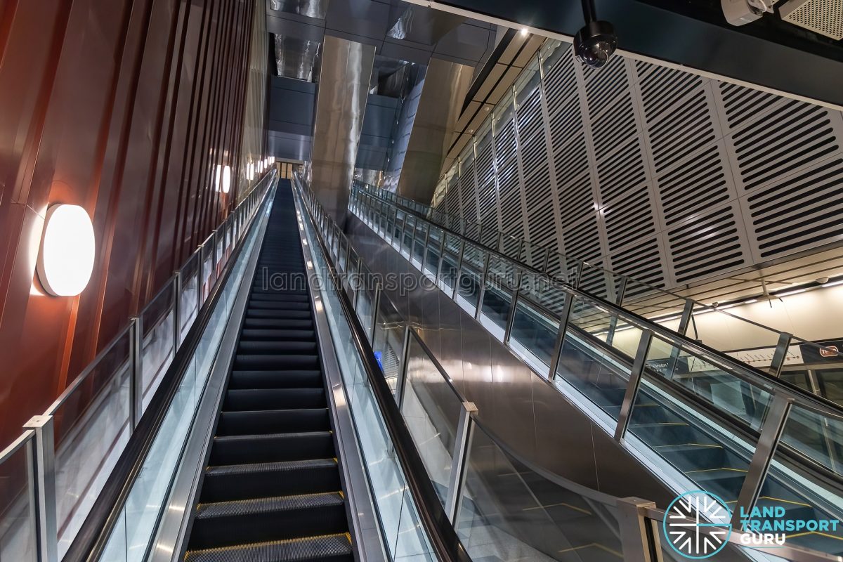 Shenton Way MRT Station – Escalators to Ticket Concourse from Lower ...