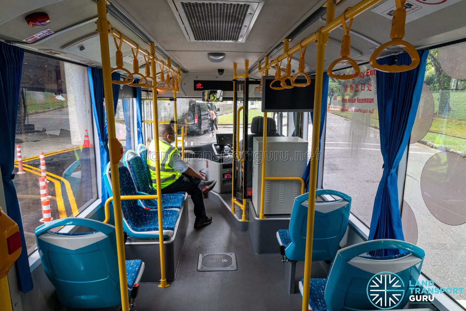 MooVita Autonomous Bus Trial at Ngee Ann Polytechnic | Land Transport Guru