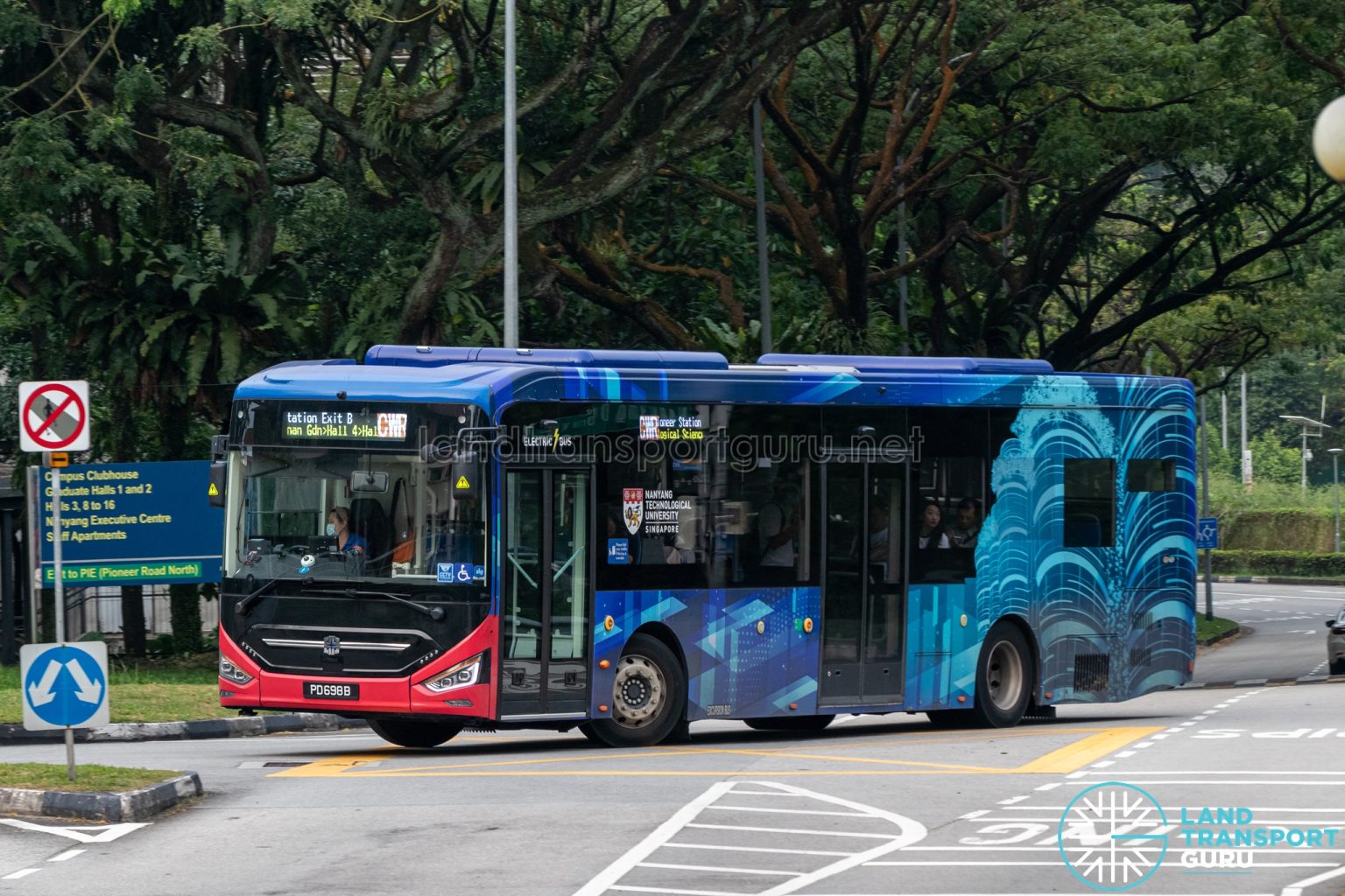 Bus CWR – ComfortDelGro Bus Zhongtong N12 (PD698B) | Land Transport Guru