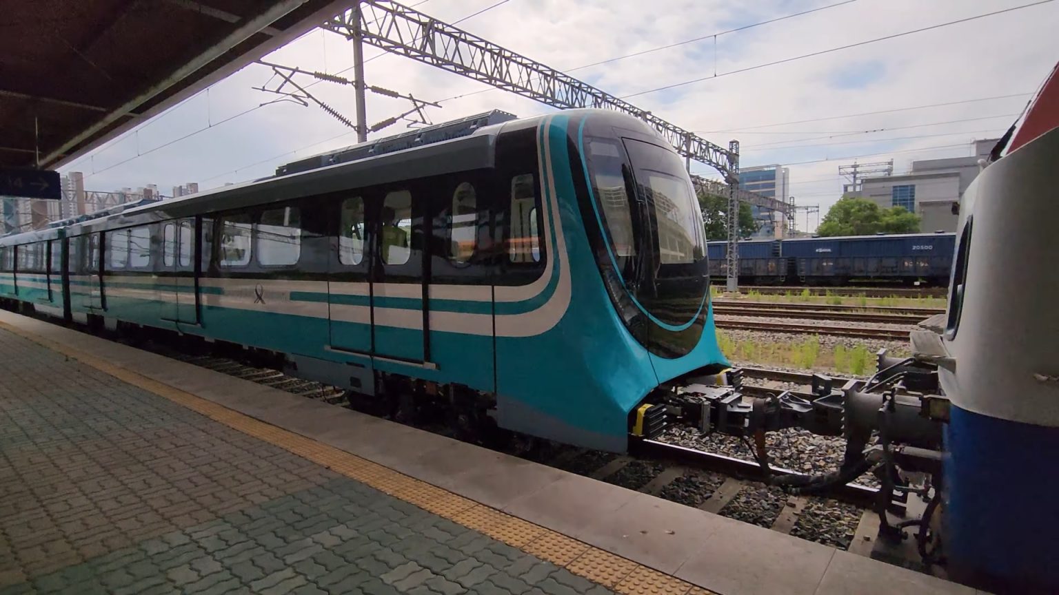 Hyundai Rotem J151 train (Video screengrab: 냥철) | Land Transport Guru