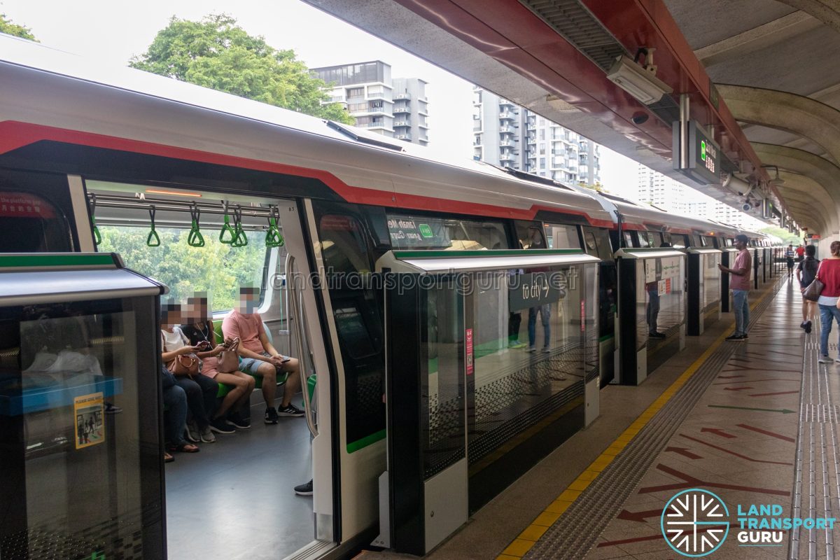 R151 train at Tanah Merah station | Land Transport Guru