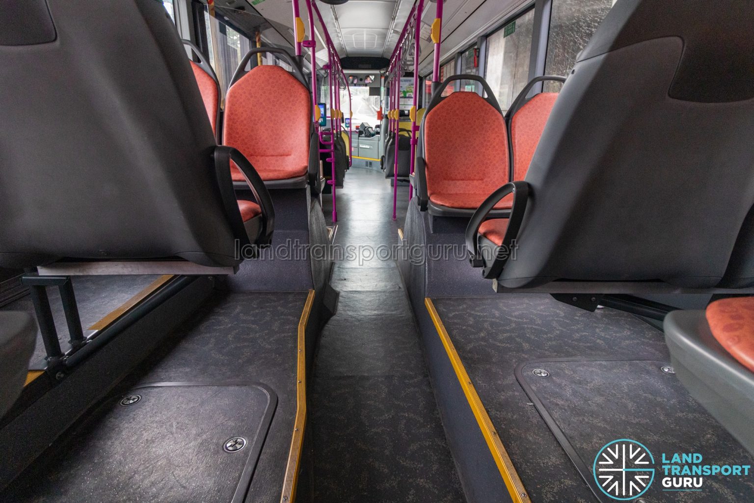 Mercedes-Benz Citaro – Low-floor aisle & cantilevered seats | Land ...