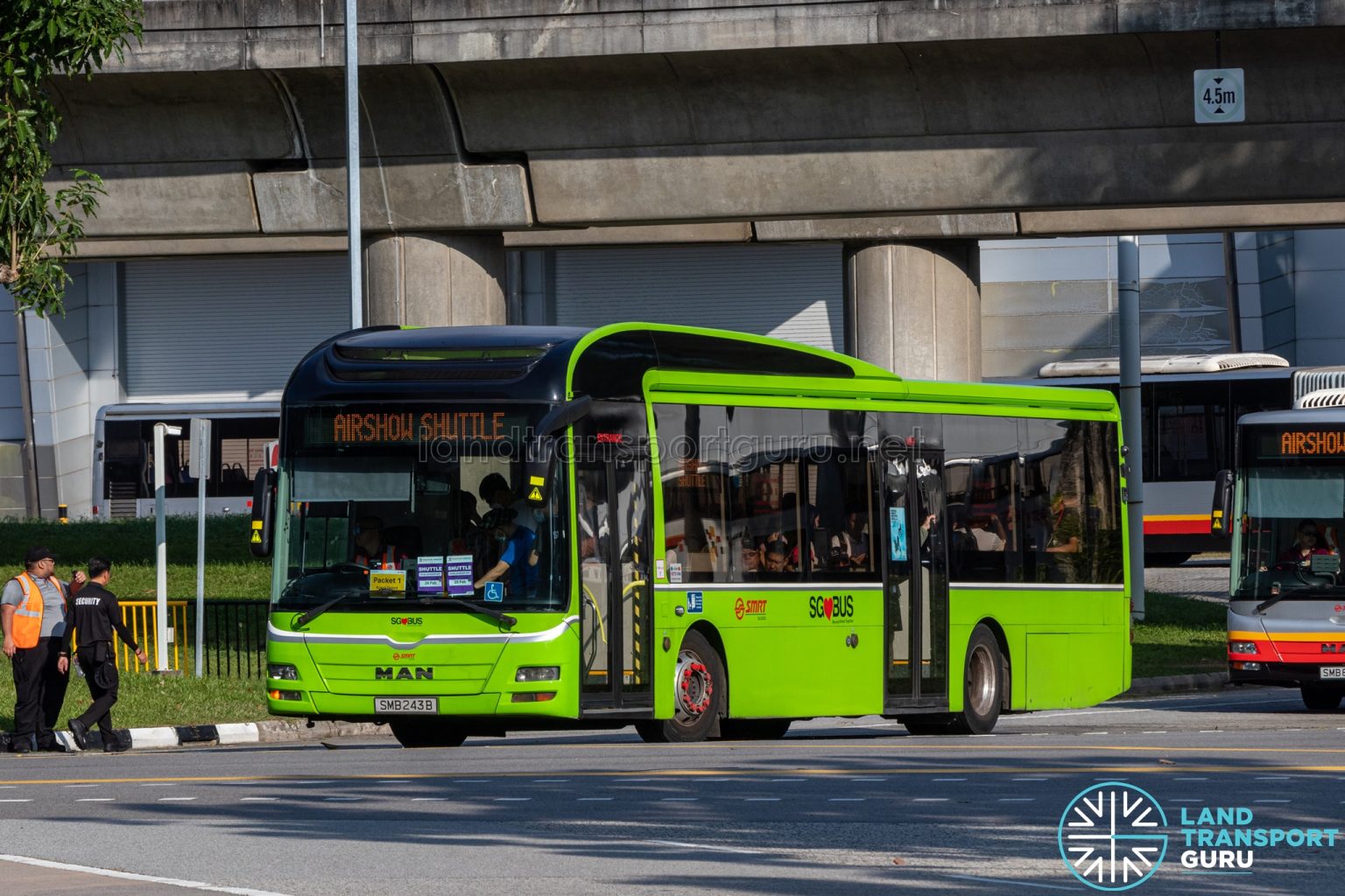 Airshow Shuttle 2024 – SMRT Buses MAN A22 (SMB243B) | Land Transport Guru
