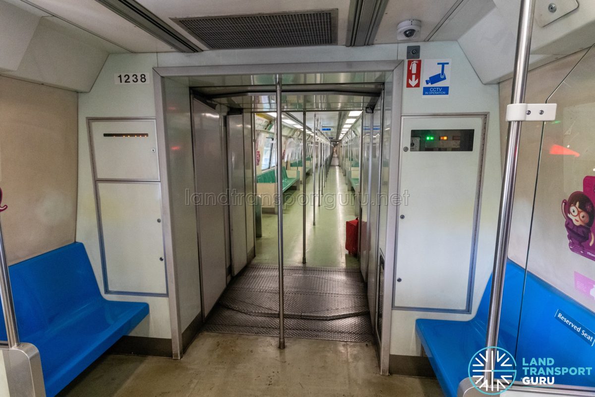 Siemens C651 Interior – Gangway between Motor Car 1 and 2 | Land ...