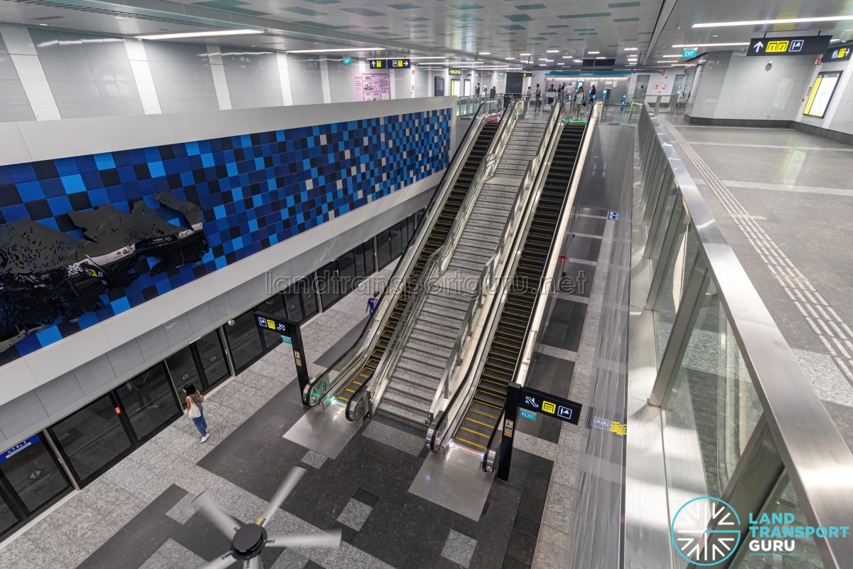 Siglap MRT Station – Escalators and stairs between Concourse & Platform ...