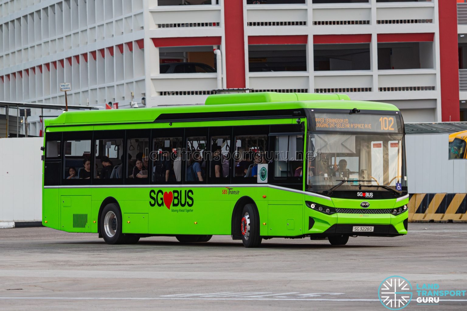Bus 102 – SBS Transit BYD BC12A04 (SG3228D) | Land Transport Guru